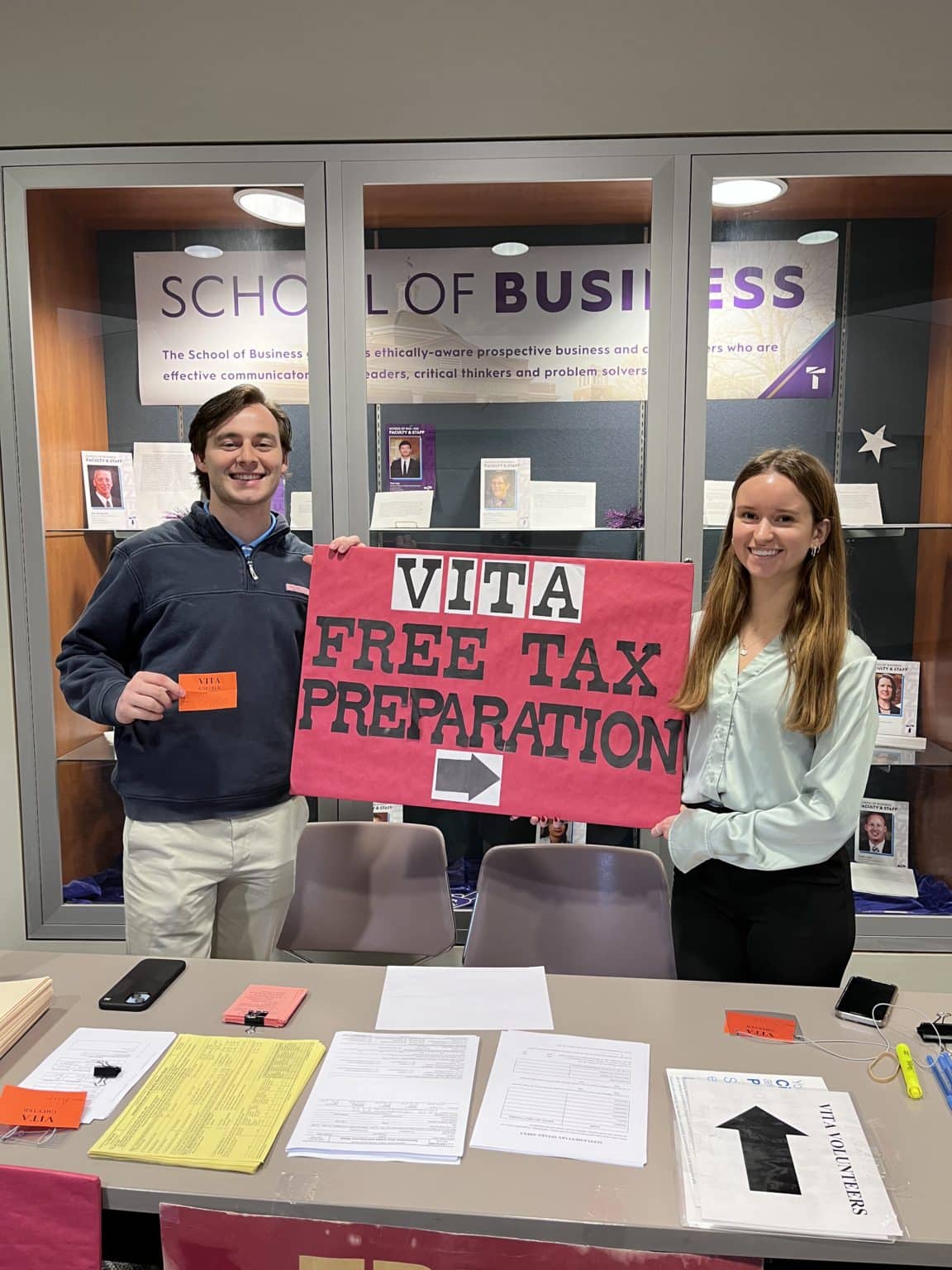 Student Volunteers Provide Free Tax Assistance – Alumni News